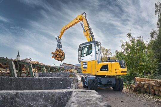 Liebherr LH 26 M Timber Litronic | Nagel-Gruppe